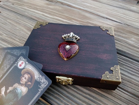 Queen of Hearts playing card / jewelry / trinket box | Etsy