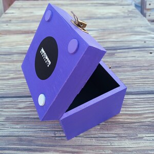 Nintendo Gamecube Game Console Facsimile (miniature) Trinket / Jewelry ...