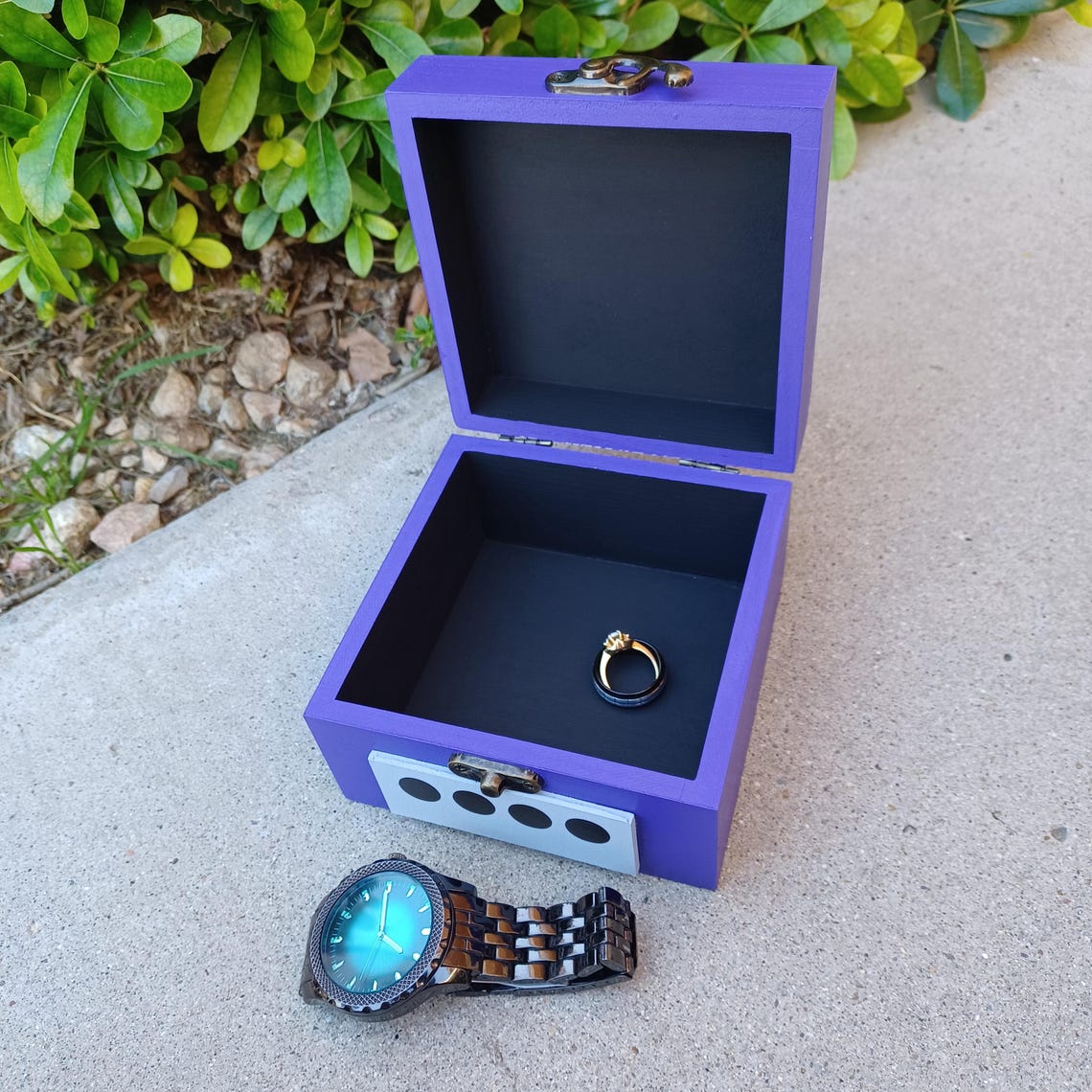 Nintendo Gamecube Game Console Facsimile (miniature) Trinket / Jewelry ...