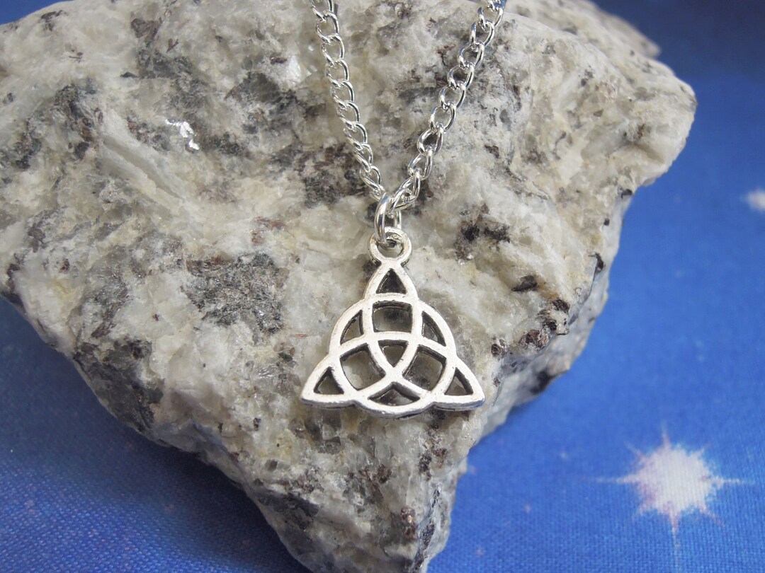 Triquetra Necklace (small) - Celtic Triquetra - Infinity Knot Pendant ...