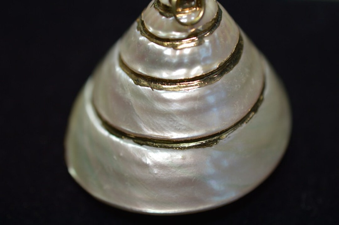 Vintage Gold Edged Large Cone Shells Pendants. (1060515 - SP9-1-01) - Etsy