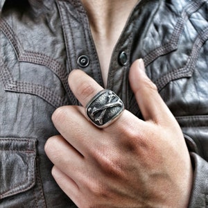 925 Sterling Silver Large Cross Femur Ring / Bones Ring / Skull Ring ...