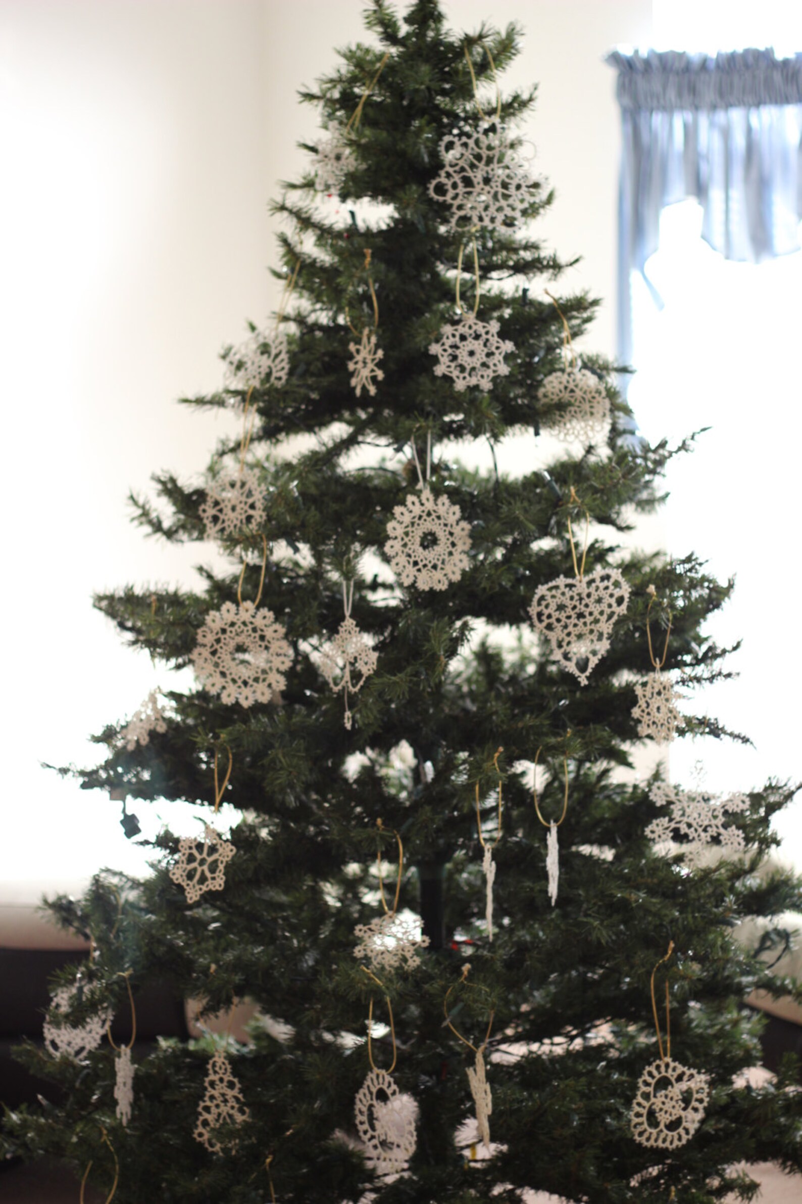 Tatted Lace Snowflake #7; Christmas Tree Decoration, Lace Ornament ...