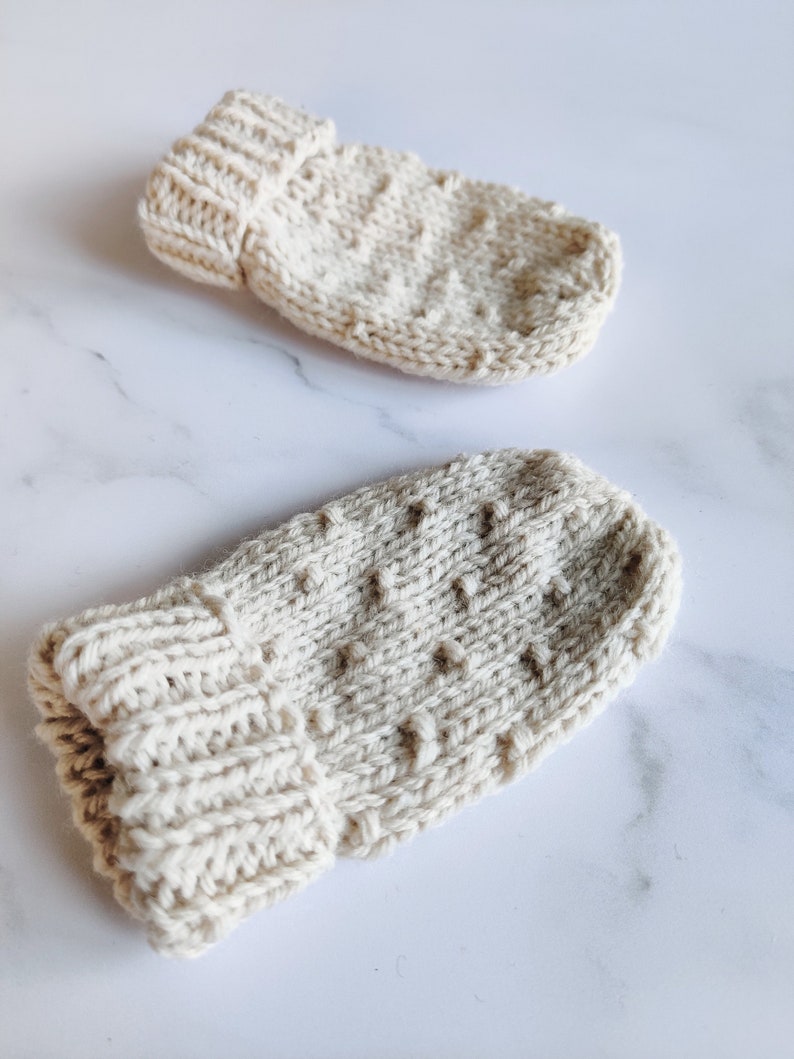 Simple Baby Mittens Knitting Pattern: Broadstairs Dot Mittens - Etsy