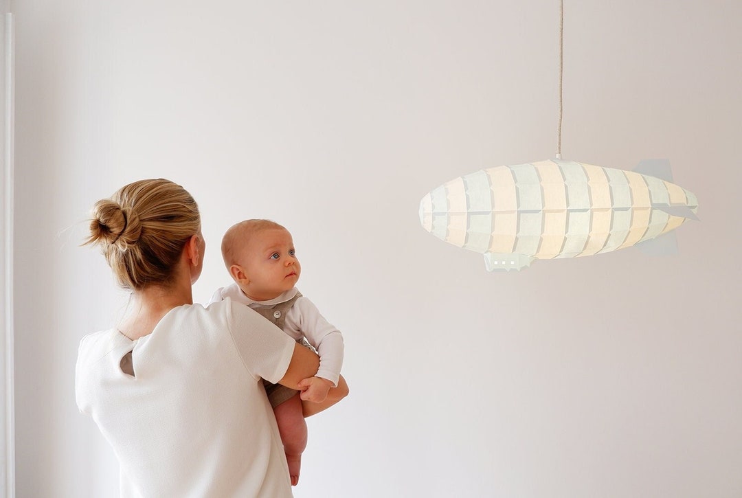 Kit dirigeable à monter soi-même avec rayures, papercraft low poly ...