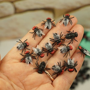 LIFELIKE FLIES, 30 HALLOWEEN Black Flies, Diy Insects for Halloween ...