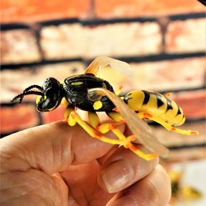LIFELIKE HALLOWEEN Wasp INSECT, Simulation Insects, Big Wasp Detailed ...