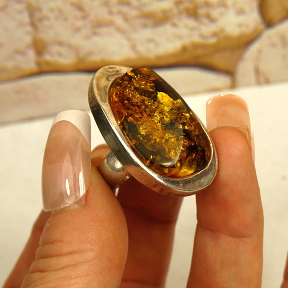 GIANT AMBER RING, Amber and 925 silver, Greenish ambe… - Gem