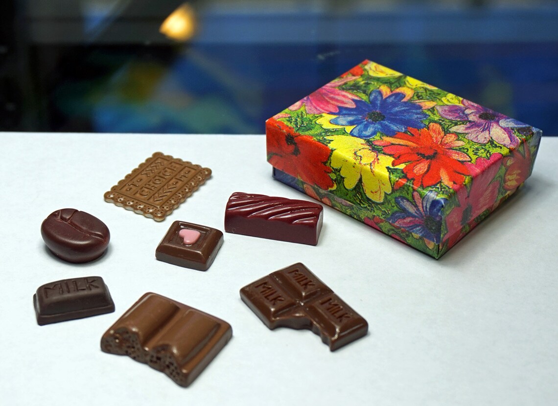 RESIN CHOCOLATE PIECES Mixed Chocolate 7 Chocolate Cookies | Etsy