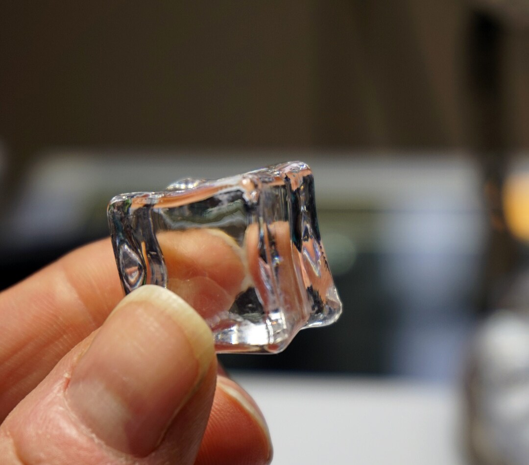 Resin CLEAR ICE CUBES Crystal Clear Transparent Ice Cubes for Craft ...