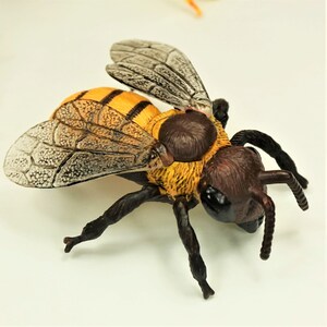 Big Bumblebee Detailed Figurine, LIFELIKE HALLOWEEN Bee INSECT ...