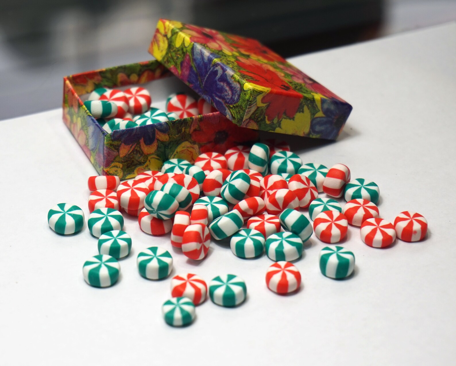 GREEN Red Mixed Xmas PEPPERMINT CANDIES Swirl Round Christmas | Etsy