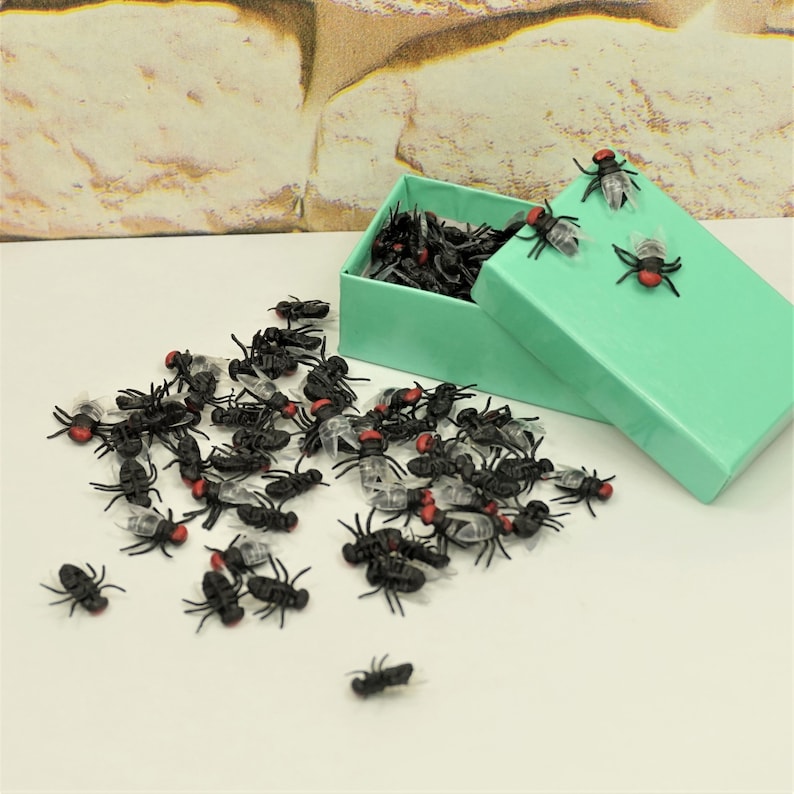 LIFELIKE FLIES 30 HALLOWEEN Black Flies Diy Insects For | Etsy