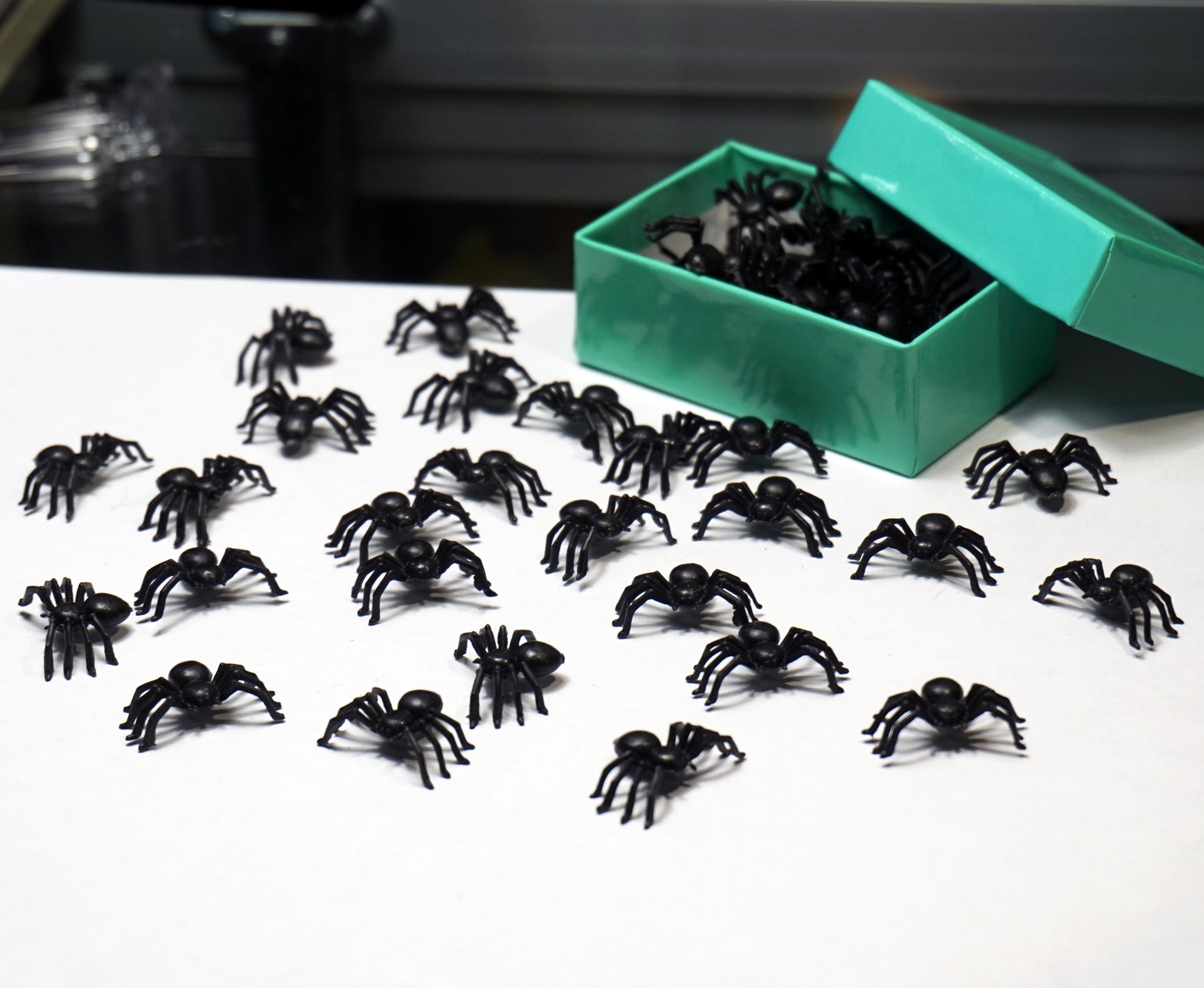 BLACK SPIDERS for HALLOWEEN Craft Small Halloween Spiders - Etsy