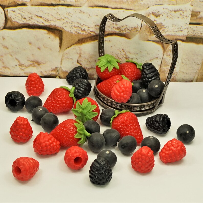 REAL SIZE BERRIES Lifelike Strawberries Blueberries - Etsy