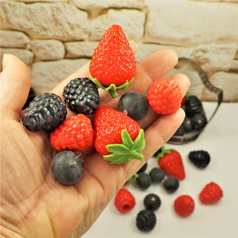 REAL SIZE BERRIES Lifelike Strawberries Blueberries - Etsy