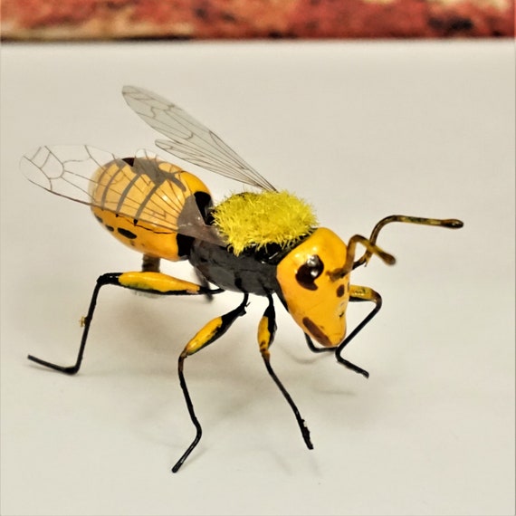 LIFELIKE WASP INSECT Wild Bee for Craft Realistic Bee With - Etsy