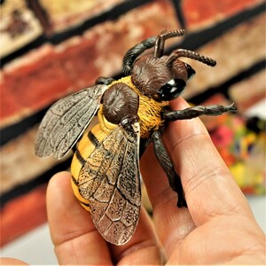 Big Bumblebee Detailed Figurine, LIFELIKE HALLOWEEN Bee INSECT ...
