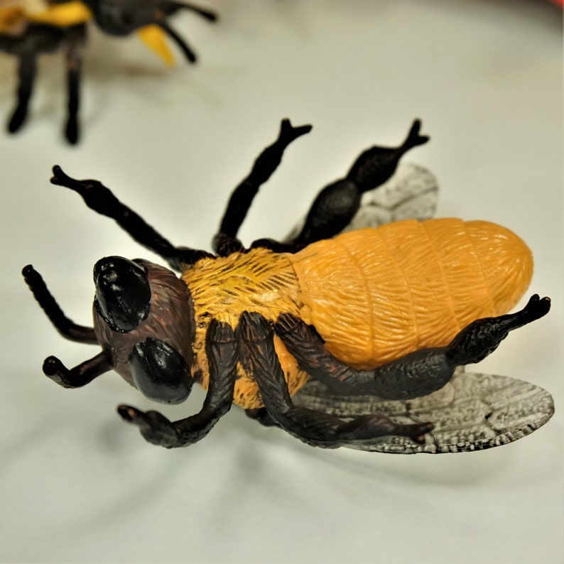 Big Bumblebee Detailed Figurine LIFELIKE HALLOWEEN Bee - Etsy