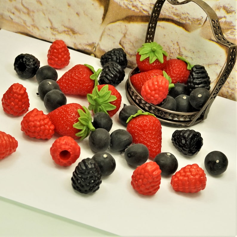 REAL SIZE BERRIES Lifelike Strawberries Blueberries - Etsy