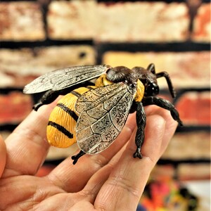 Big Bumblebee Detailed Figurine, LIFELIKE HALLOWEEN Bee INSECT ...