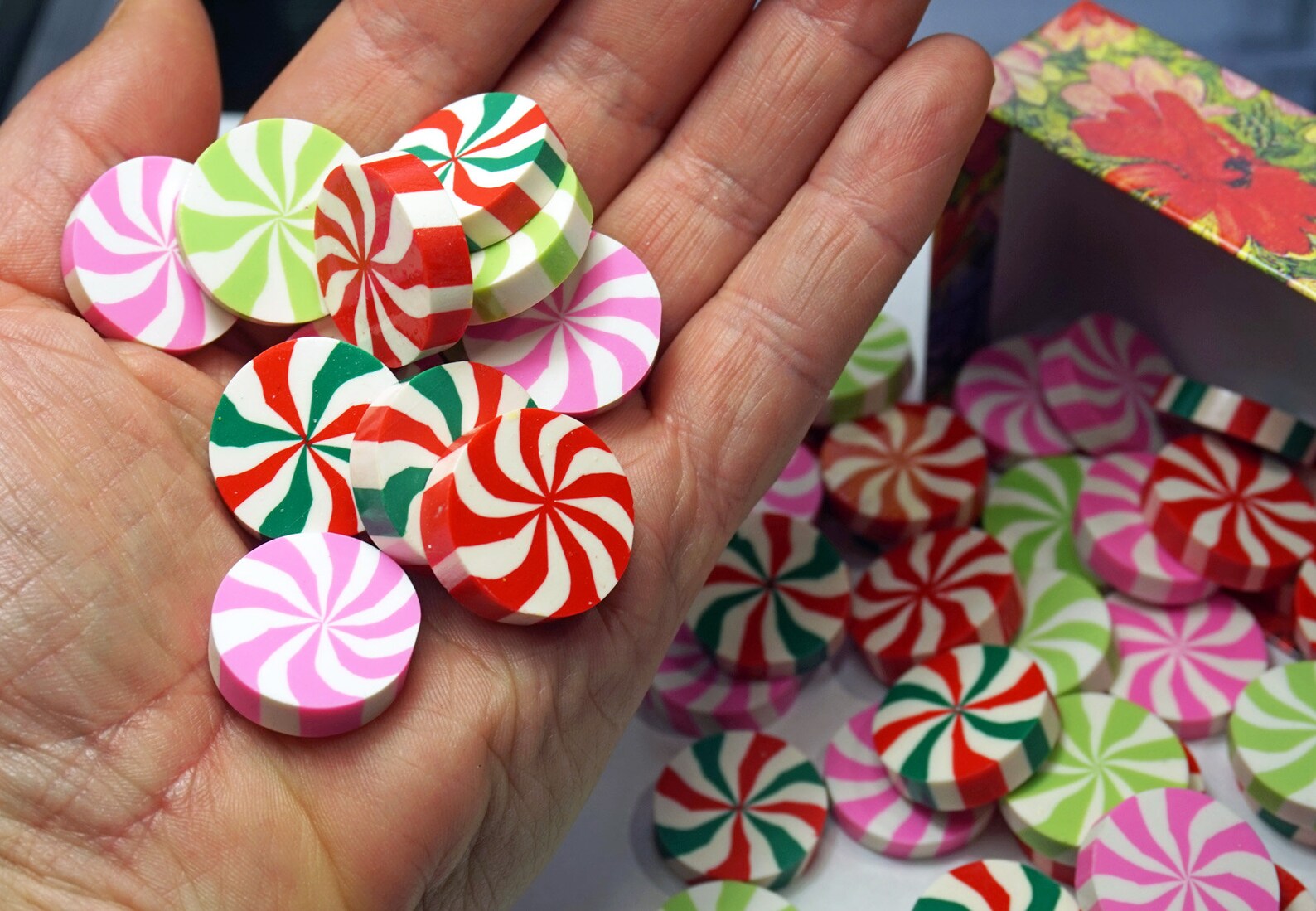DIY PEPPERMINT Round CANDIES Flatback Cabochons Small Gift - Etsy