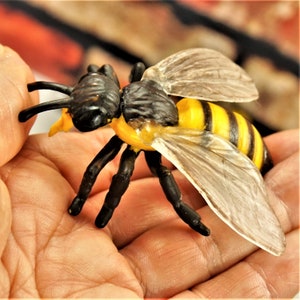 LIFELIKE HALLOWEEN Bee INSECTS, Simulation Wasp Insects, Big Bumblebee ...