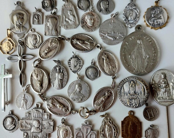 30 WORN/UNSOLD Vintage Catholic Medals/necklace Pendants/pins/our Lady ...
