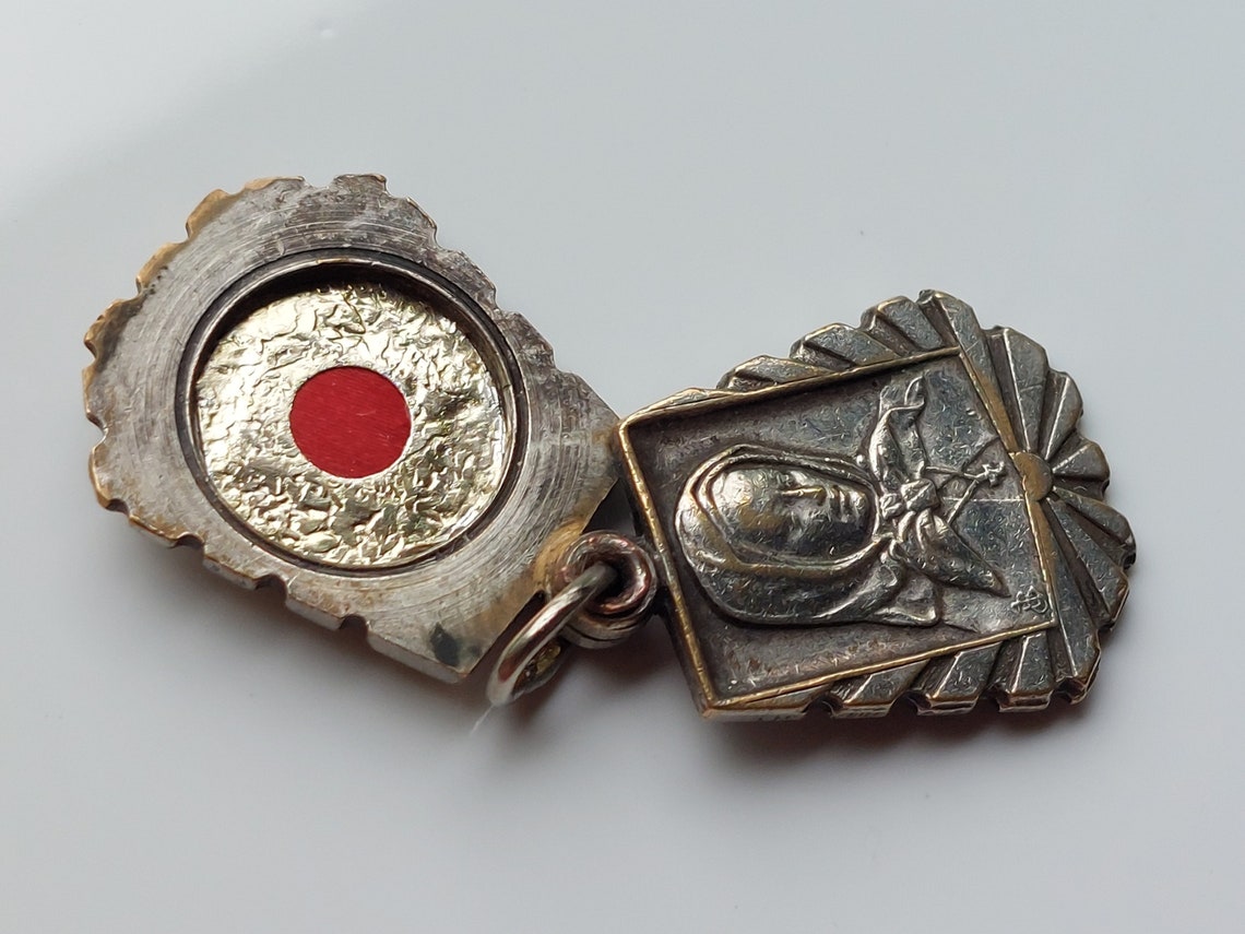 St. Marguerite Bourgeoys Sliding Tissue Relic Medal: Canada's First ...