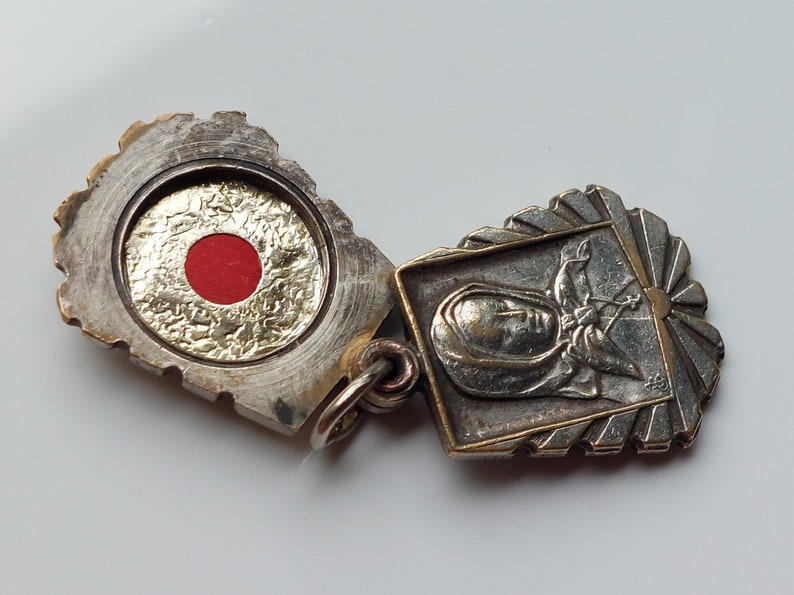 St. Marguerite Bourgeoys Sliding Tissue Relic Medal: Canada's First ...