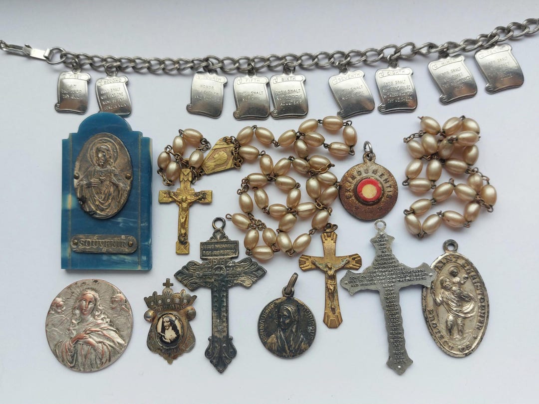 BROKEN/DAMAGED Lot of Religious Jewelry for Crafting/repurposing/nichos ...