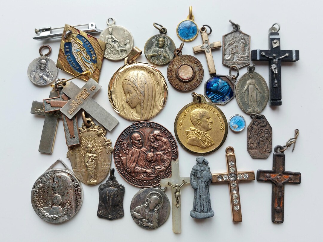 BROKEN/DAMAGED Lot of Religious Jewelry for Crafting/repurposing/nichos ...