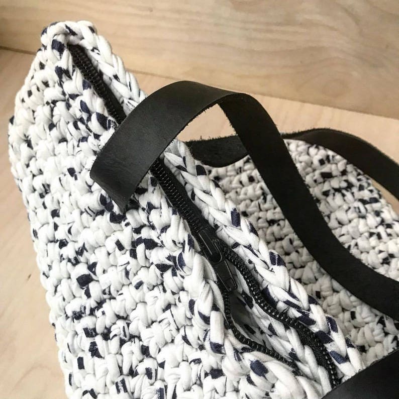 Zipper Tote Crochet Chunky Yarn Video Tutorial and Pattern/ Crochet ...