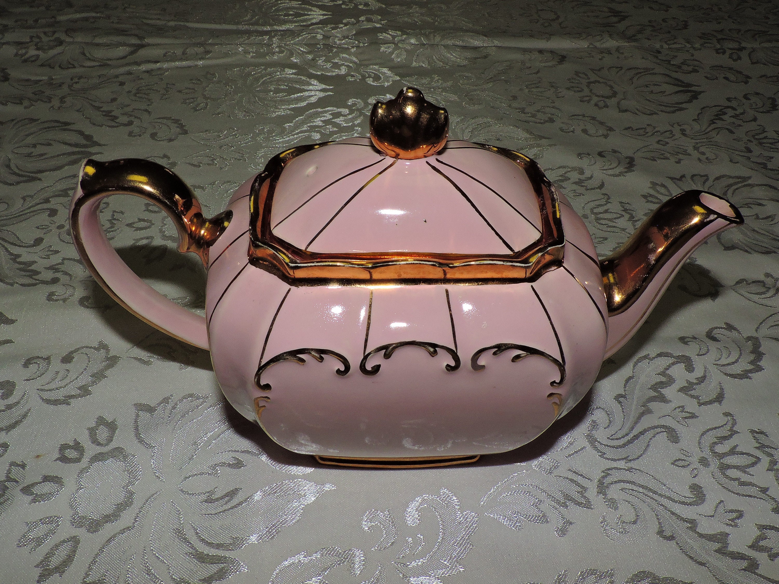 Vintage Sadler Pottery Cube Teapot 2 Pints Pale Pink and Gold Pattern ...