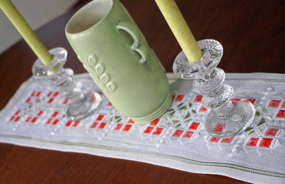 Norwegian Hardanger Pulled Thread Doily Runner White Coral Green ...