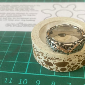 Endless Motion Rotating Cogs in a Moving Gear Mechanism for Fidgeting ...