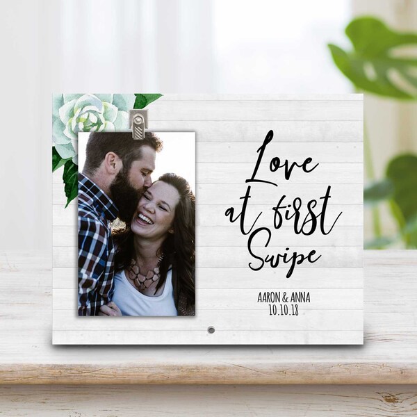 Swipe Right Ornament - Etsy