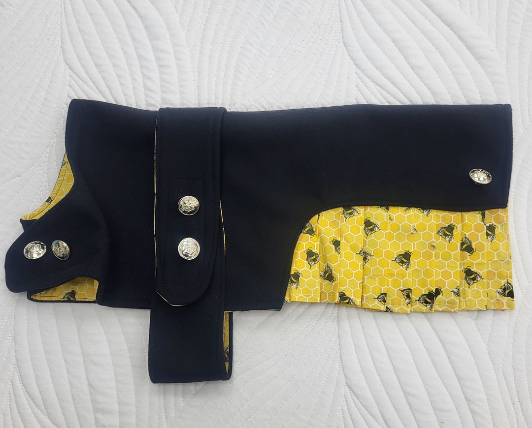 CHEST 24 Inch, Traditional Dog Kilt Jacket Bee Fabric Pleat Detail Gold ...