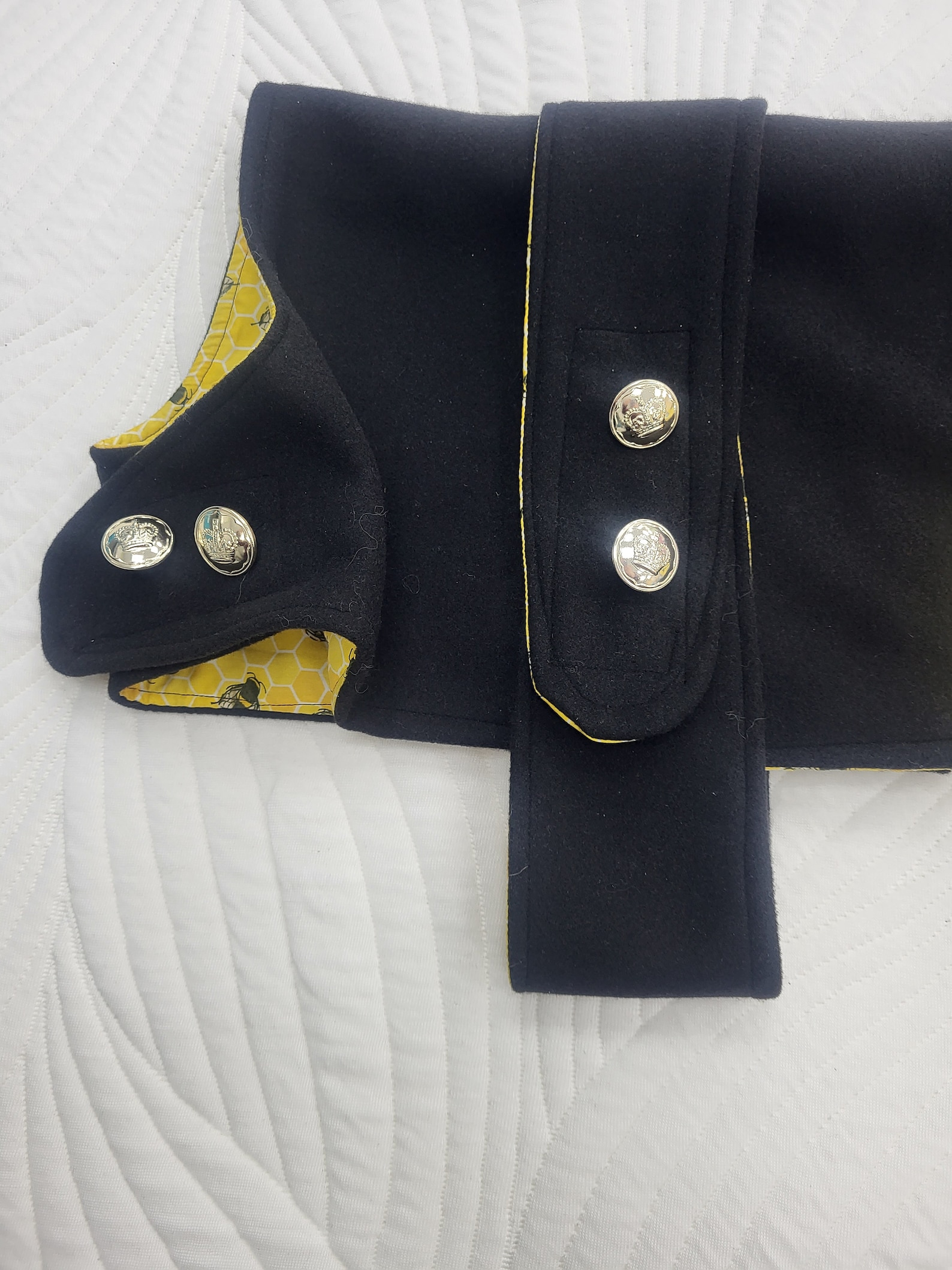 CHEST 24 Inch, Traditional Dog Kilt Jacket Bee Fabric Pleat Detail Gold ...