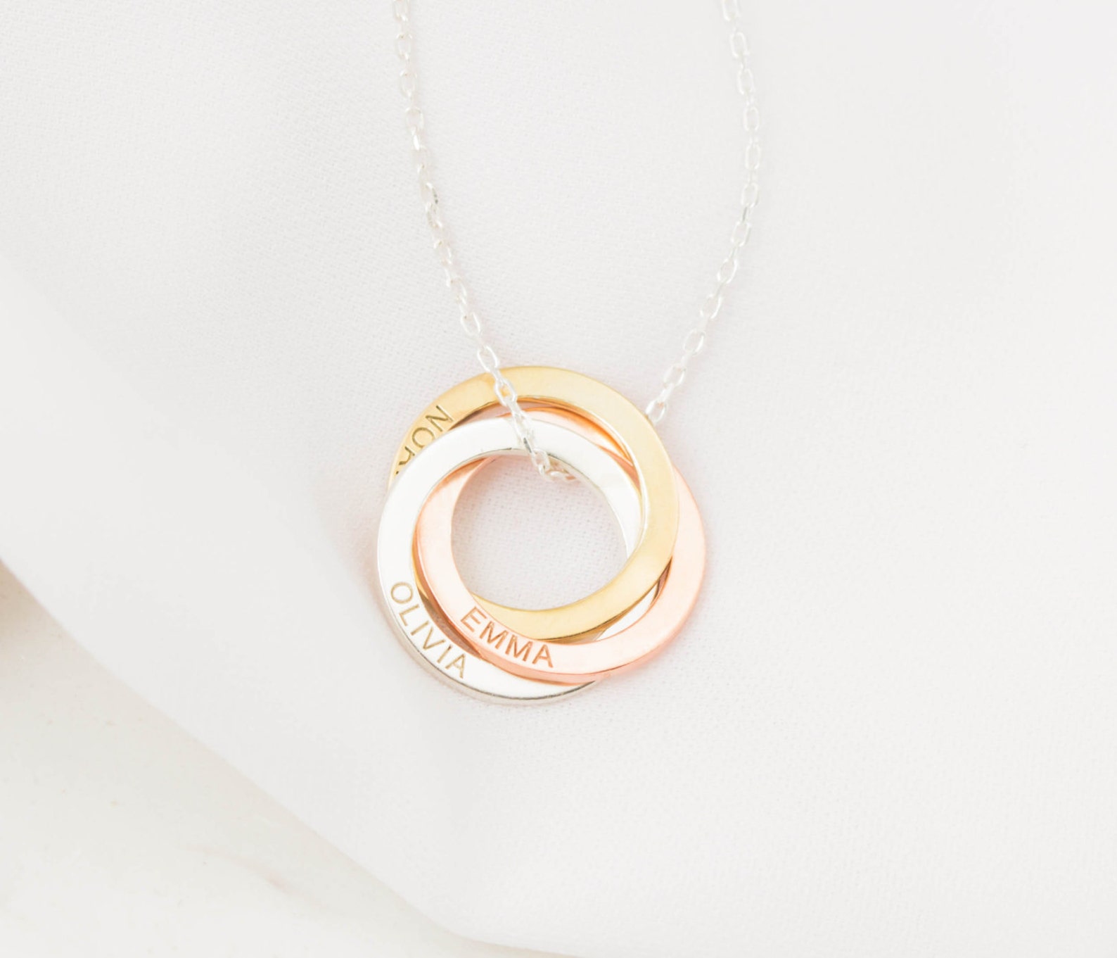 Custom Family Necklace Personalized Linked Circle Necklace | Etsy