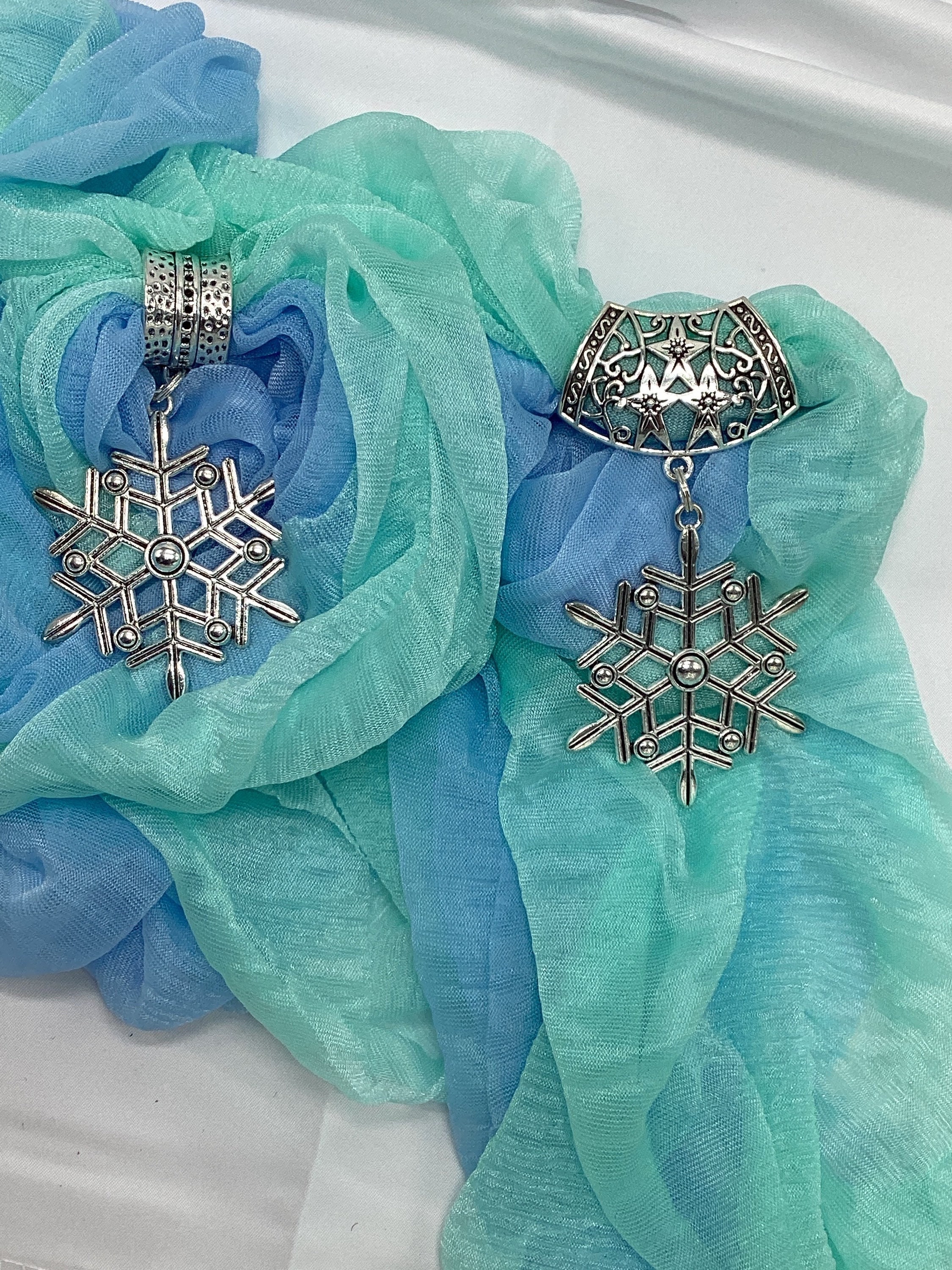 Pendant Scarf S2:35M Silver Color Metal Snowflake Pendant on Small Soft ...