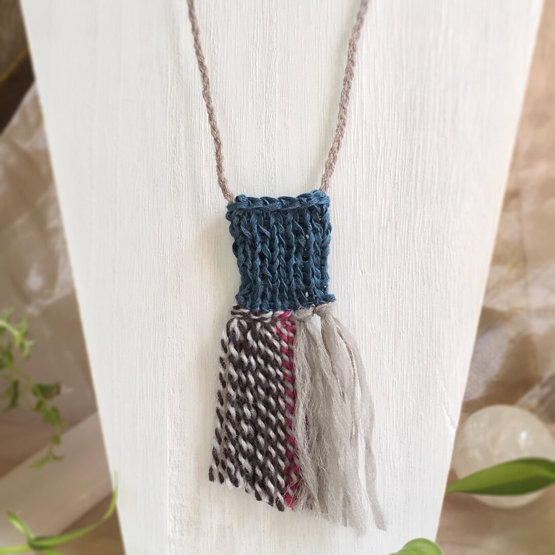 Knit Amulet Pouch Necklace - Stone Crystal Holder - Medicine Bag ...