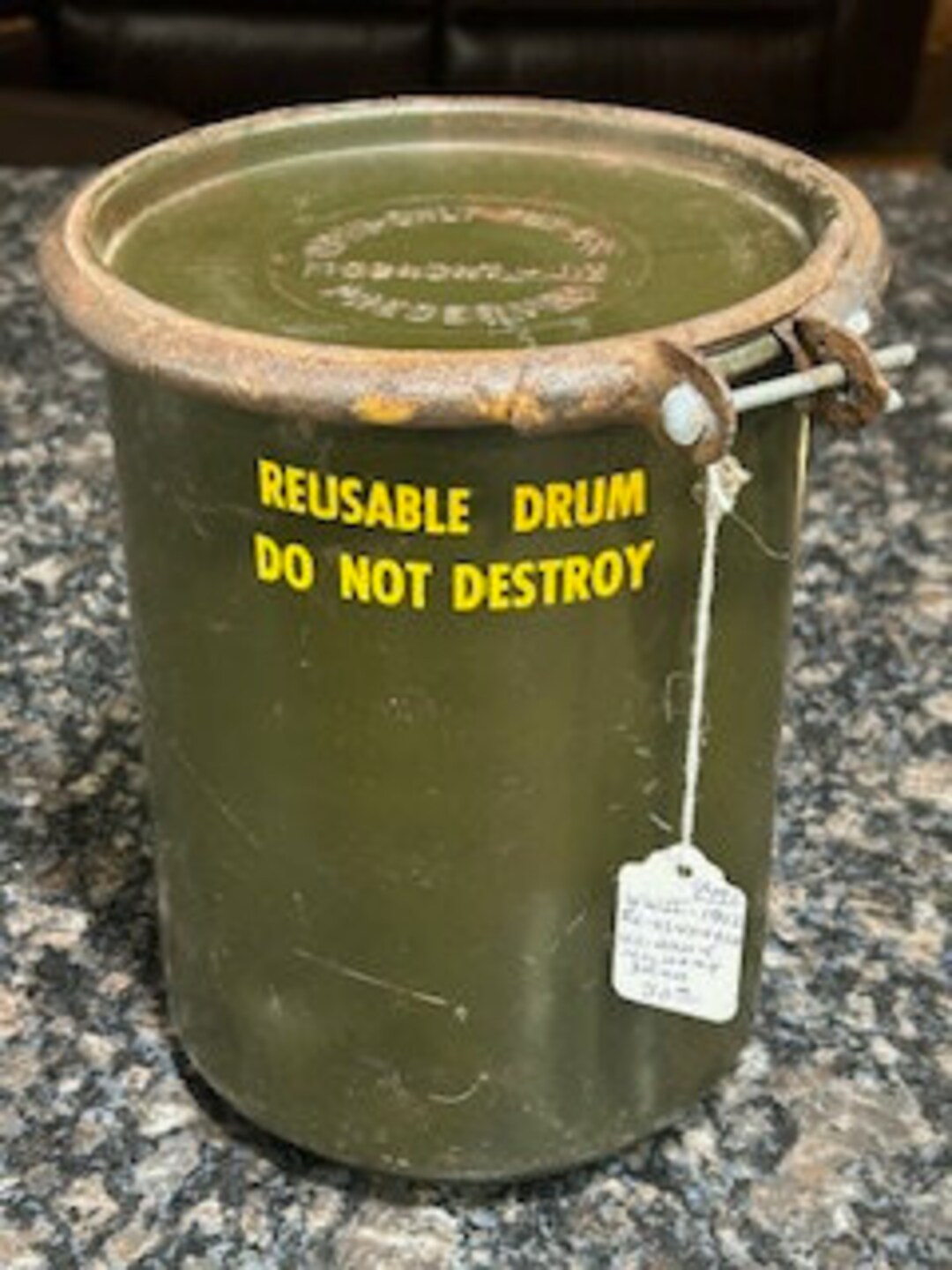 Military : WWII Re-usable OD Green Metal Military Canister. Military ...