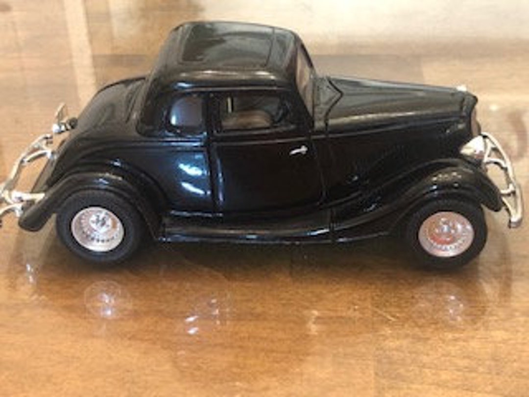 1934 Ford Coupe Street Rod : 1/24 Scale Model Car -encased in a Nascar ...