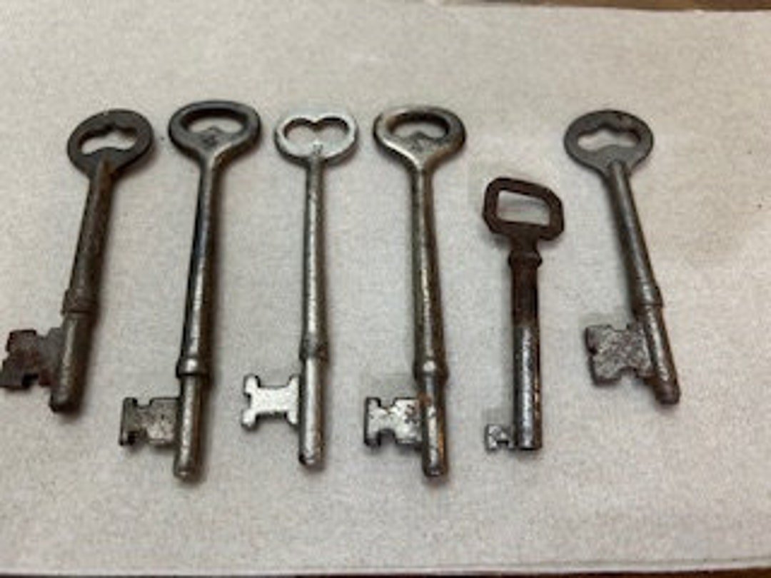 Keys : Skeleton Keys- Set of 6 Antique Door Lock Skeleton Keys - Etsy