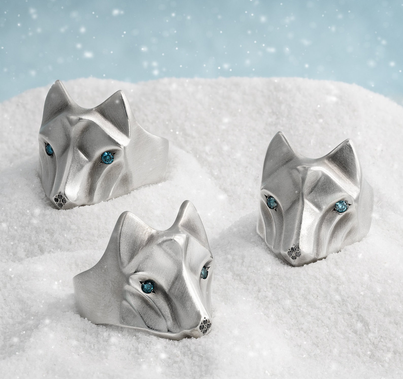 Wolf Ring with Blue diamonds | Etsy