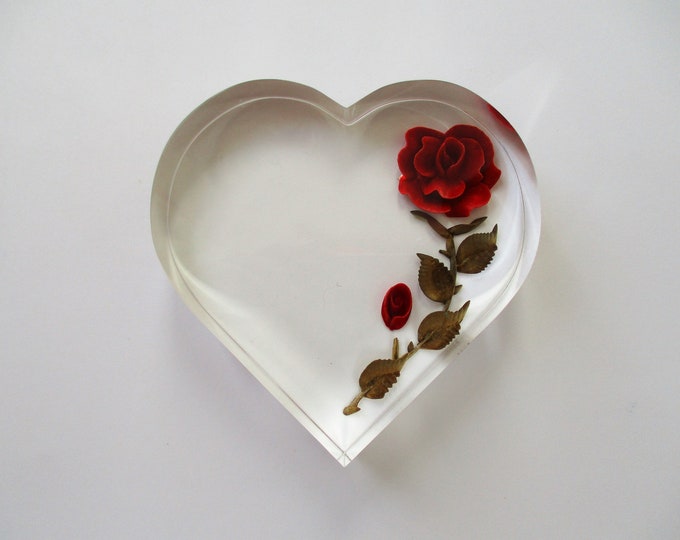 Red Rose Set in Heart Shaped Lucite Paperweight Vintage Clear - Etsy