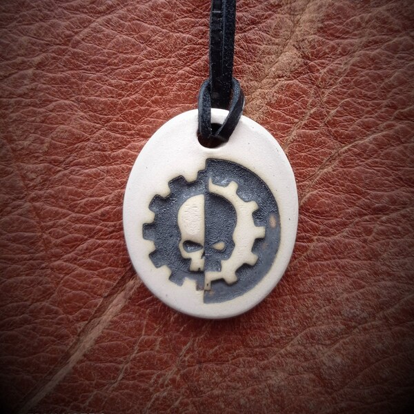 Adeptus mechanicus necklace - Etsy.de
