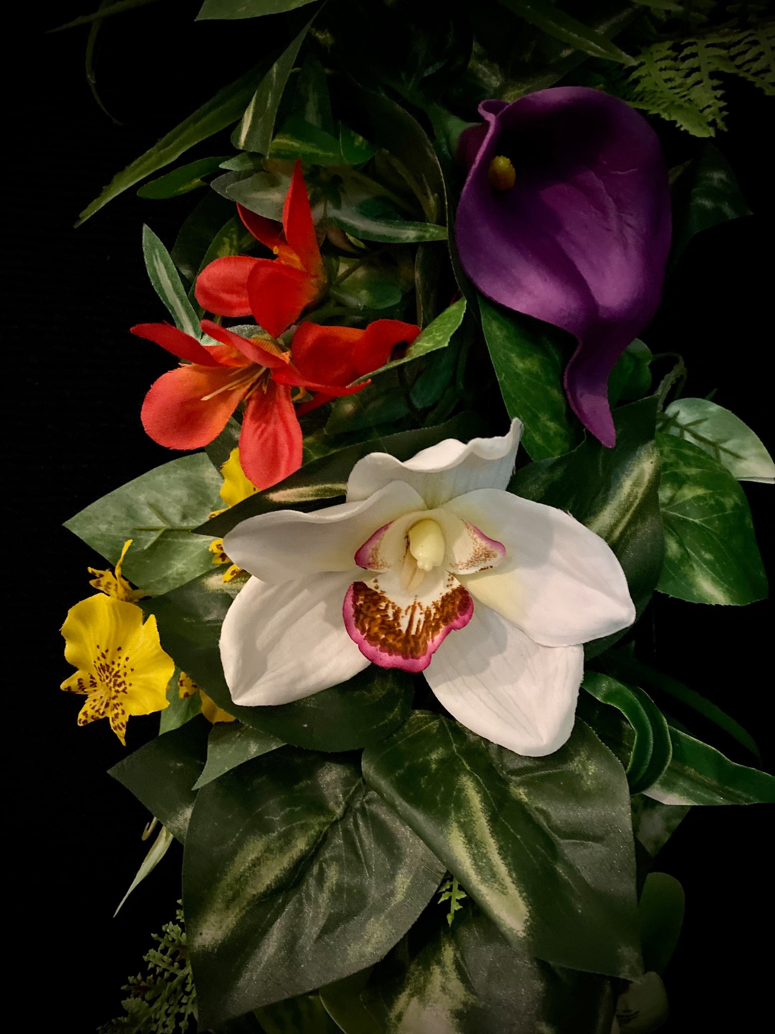 Oh My! Beautiful and Colorful Tropical Garland for Your Table and ...
