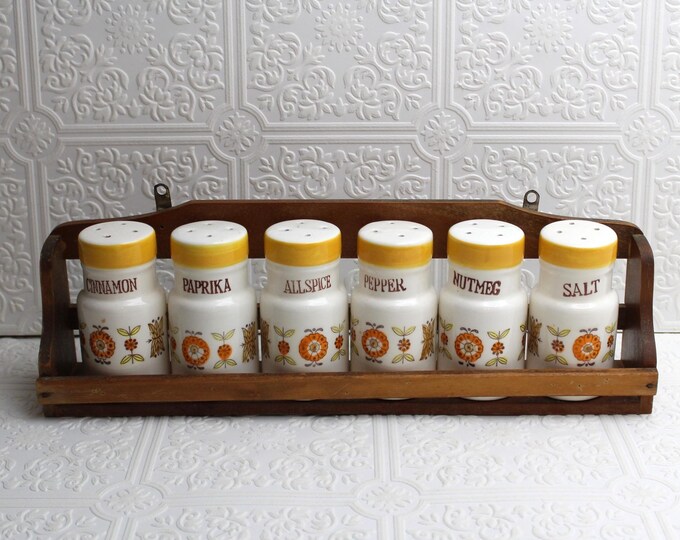 Vintage Spice Rack and 6 Spice Jars Retro Mid Century Made in Japan ...